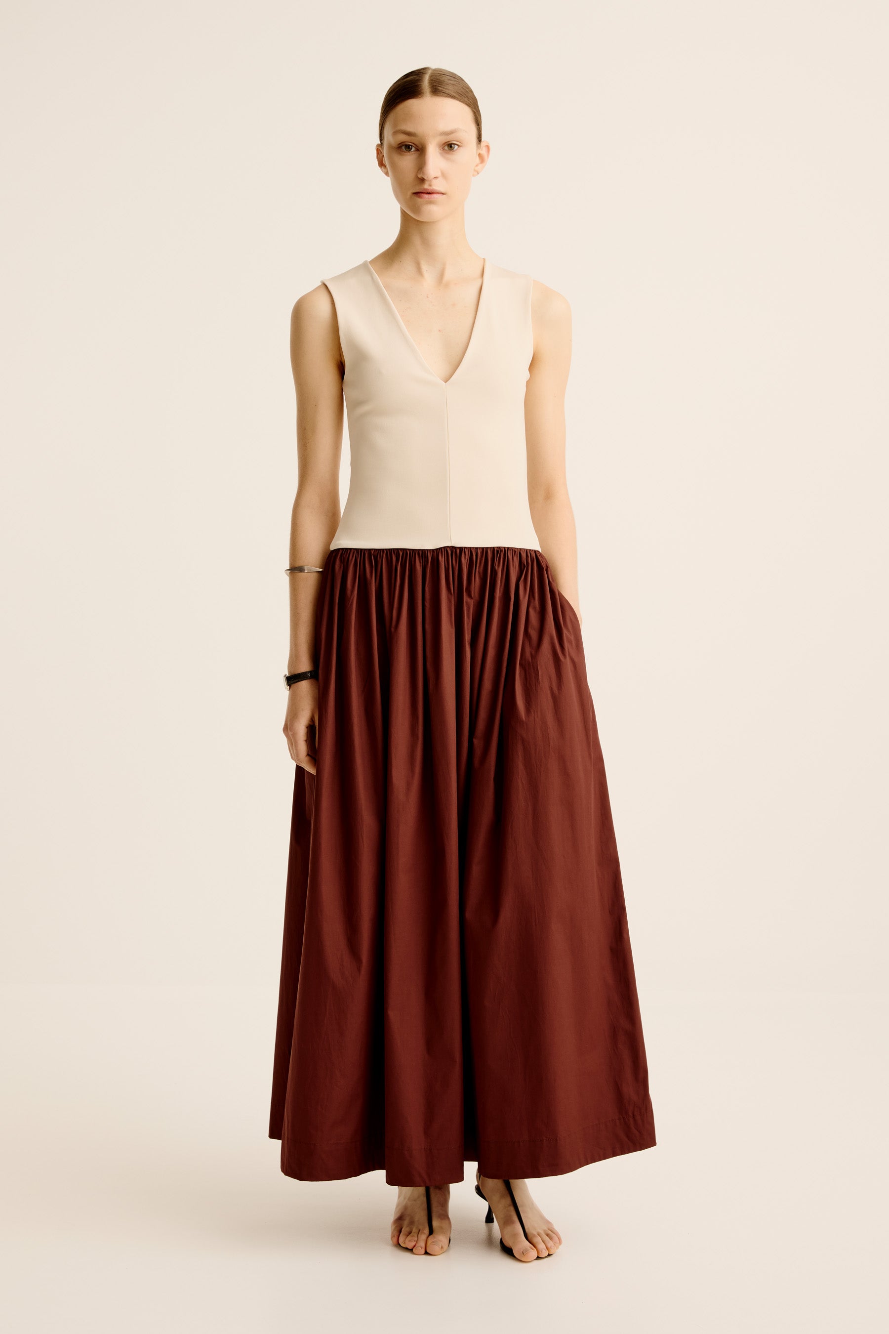 V Knit Cotton Dress - Crema/Java – Esse Studios